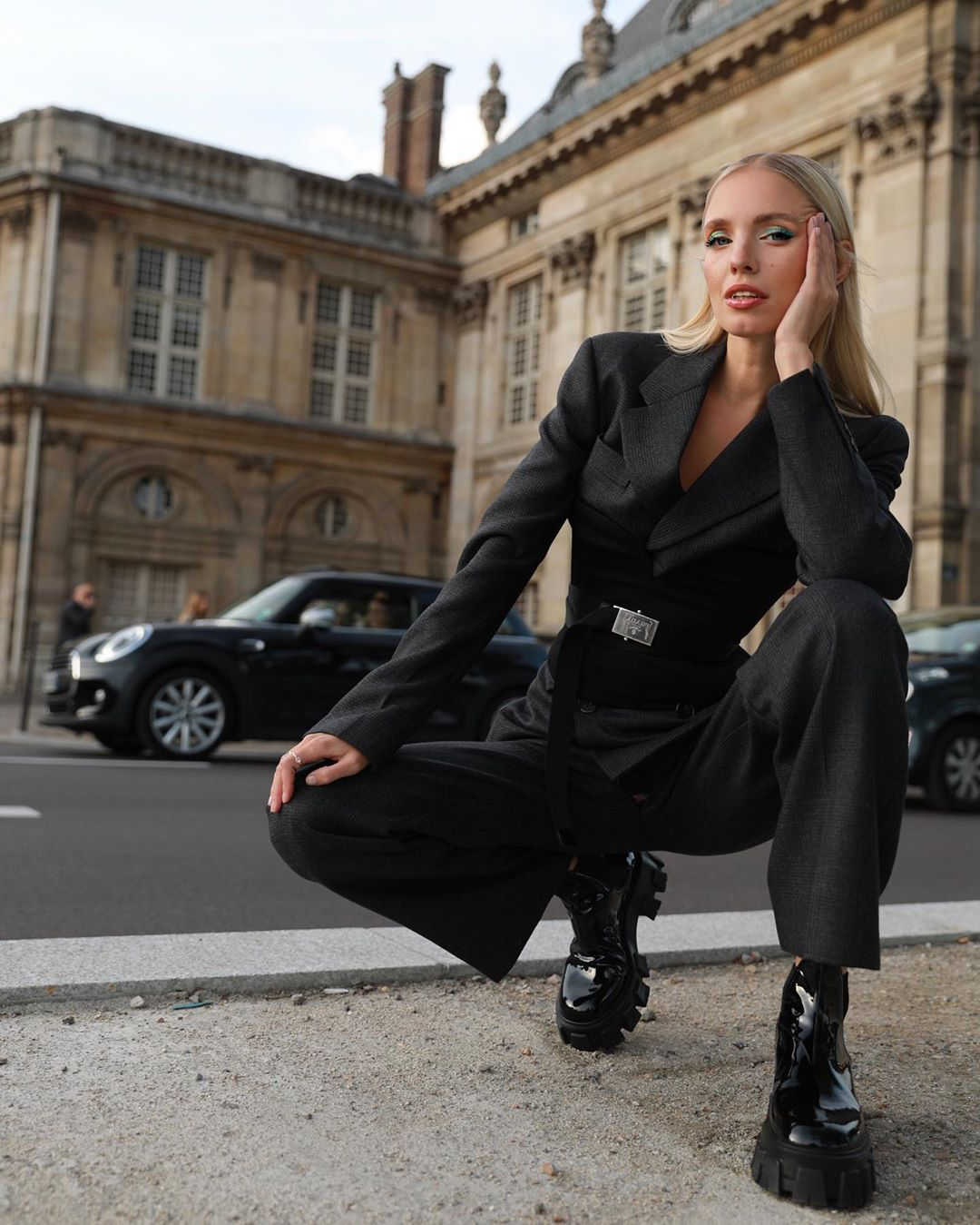 Platform Boots Outfit: Easy Street Style Guide For Women 2023 ...