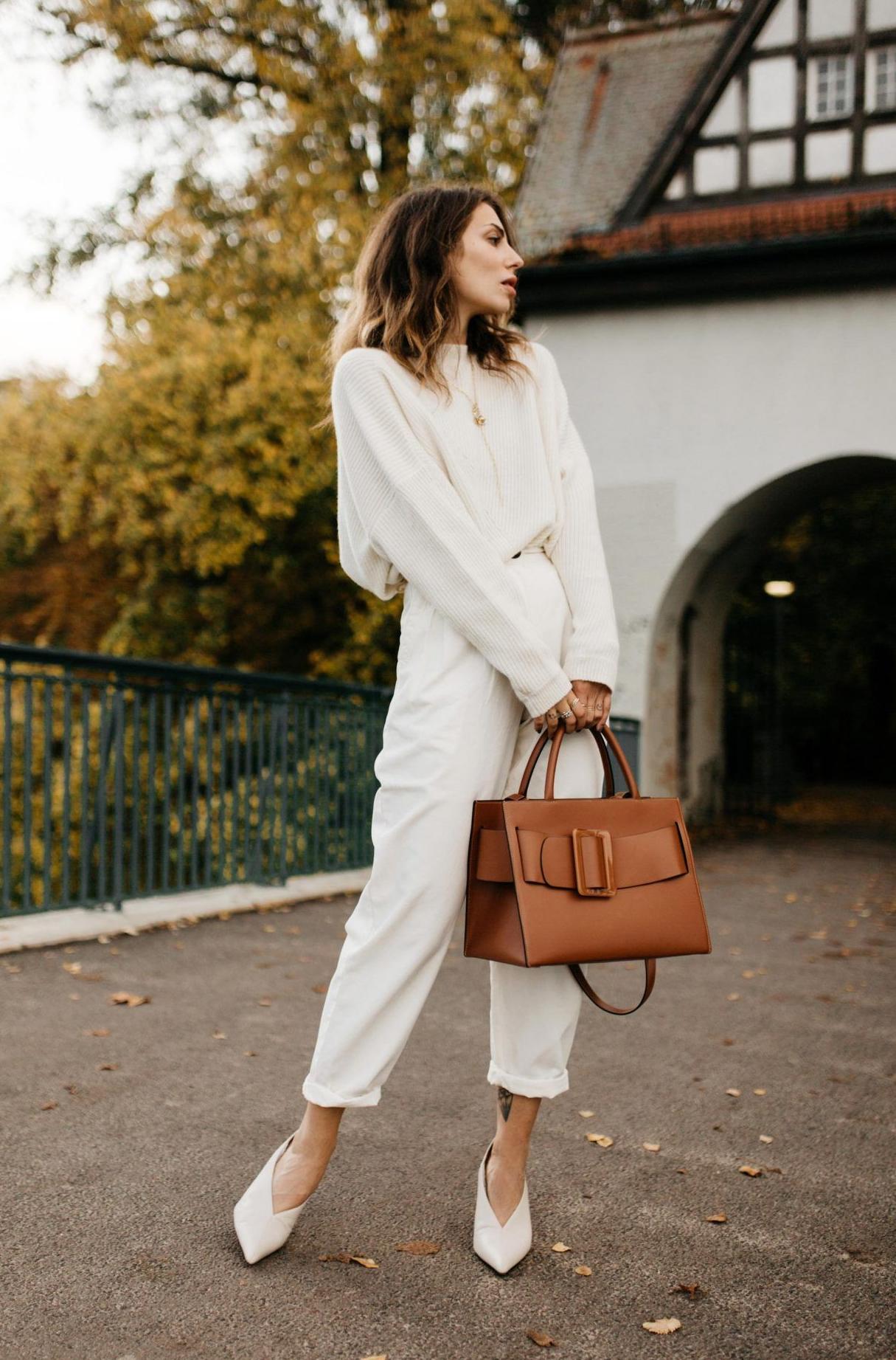Best Classic Pumps To Try Now: 28 Street Style Ideas 2023 ...